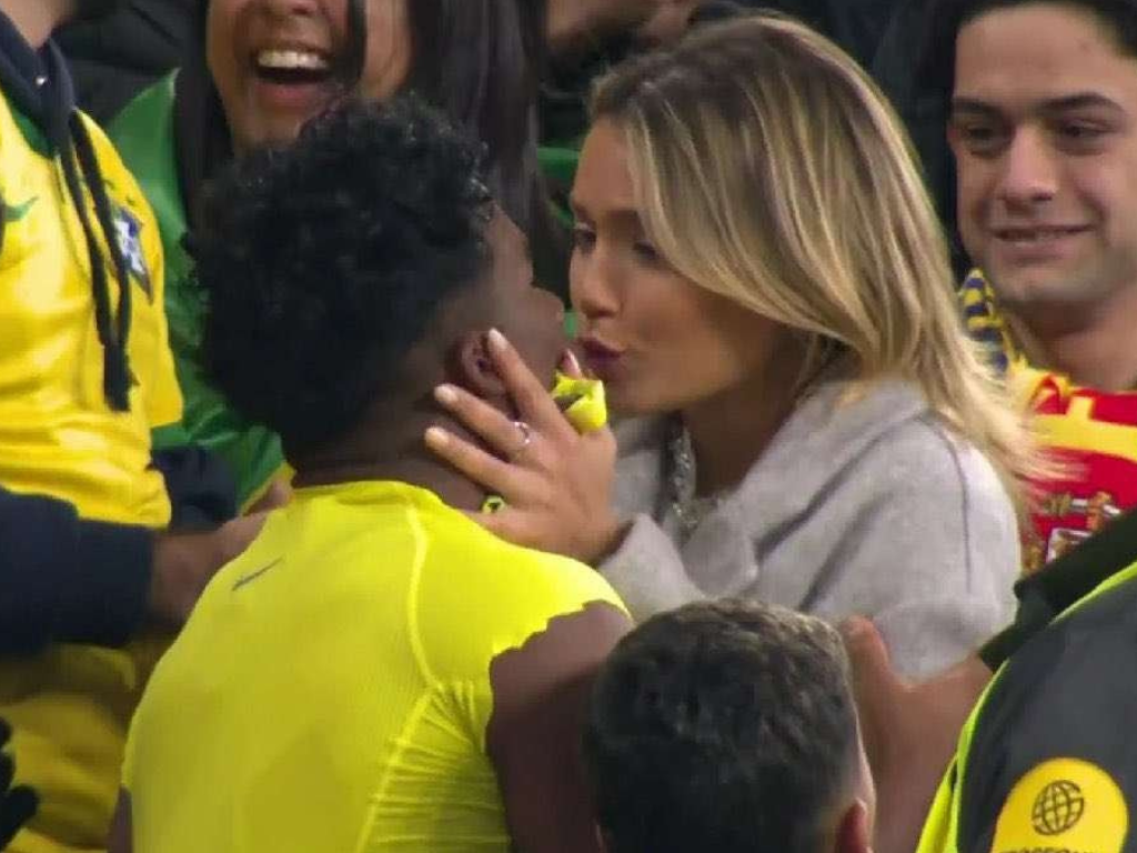 Endrick ya sufre acoso, lo vivió tras un momento romántico con su novia